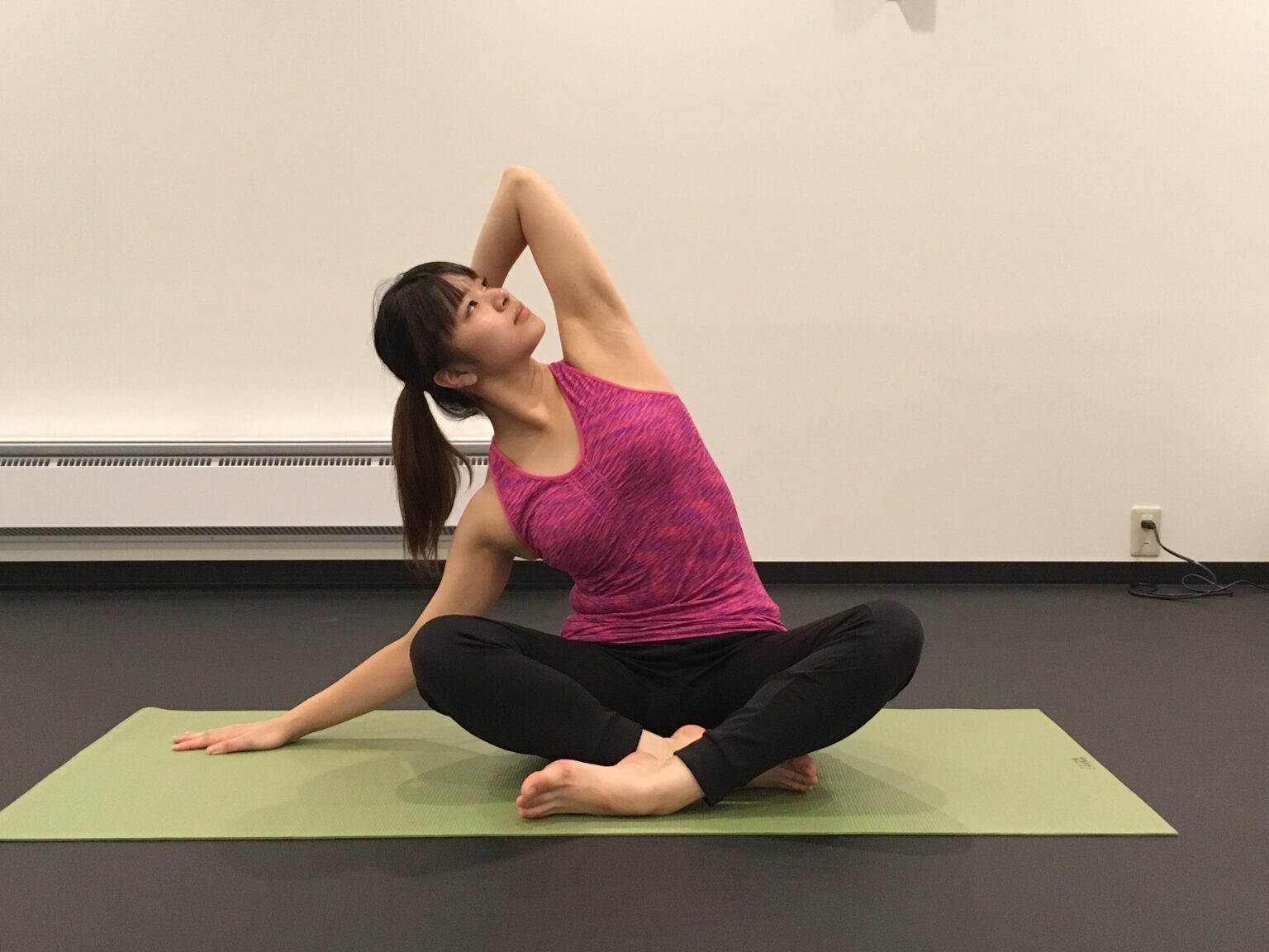 【LAVA】ヨガビギナーの内容が丸わかり！ポーズ一覧や会員の感想まとめ